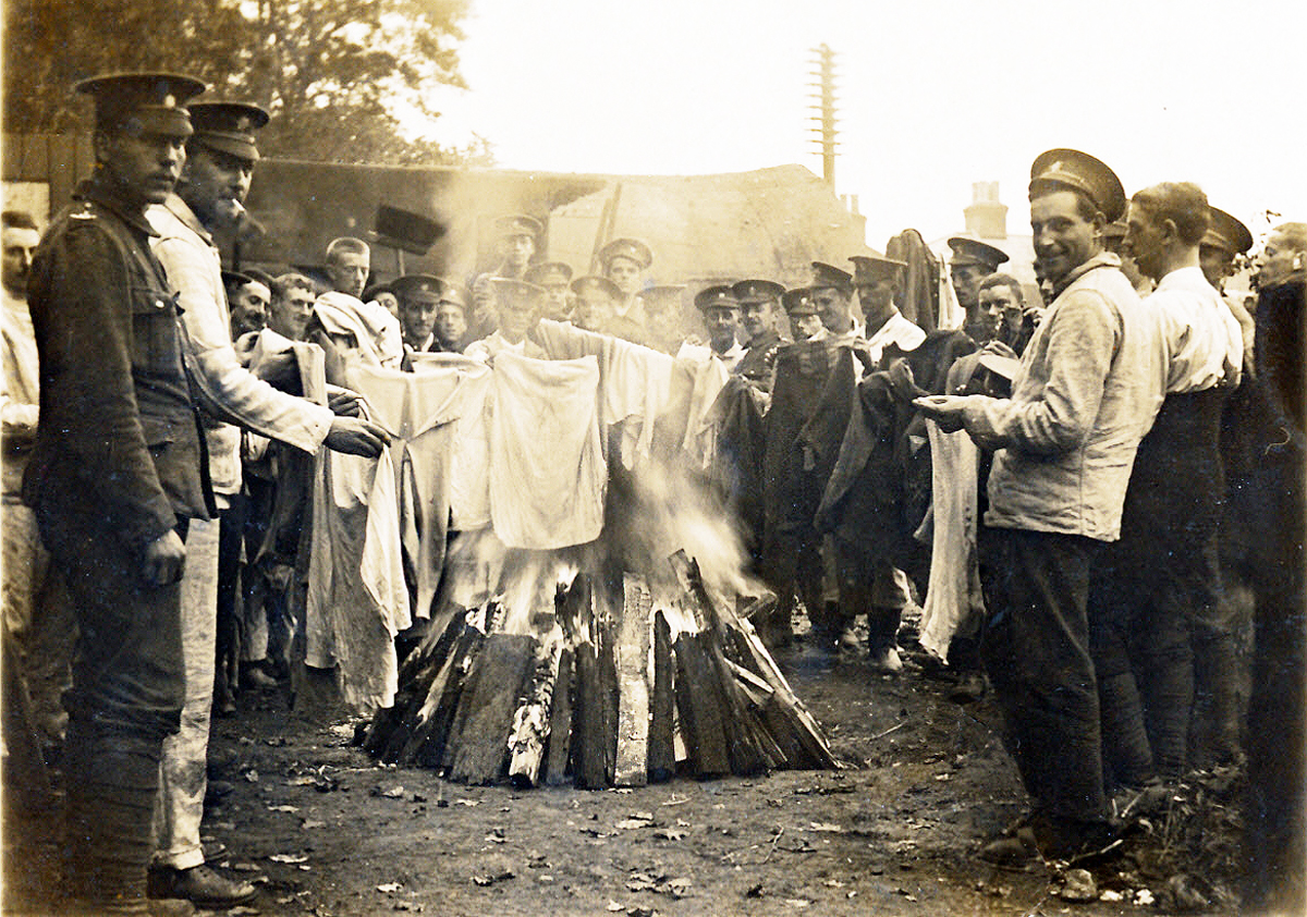 Unnamed group drying clothes - WW1Photos.org