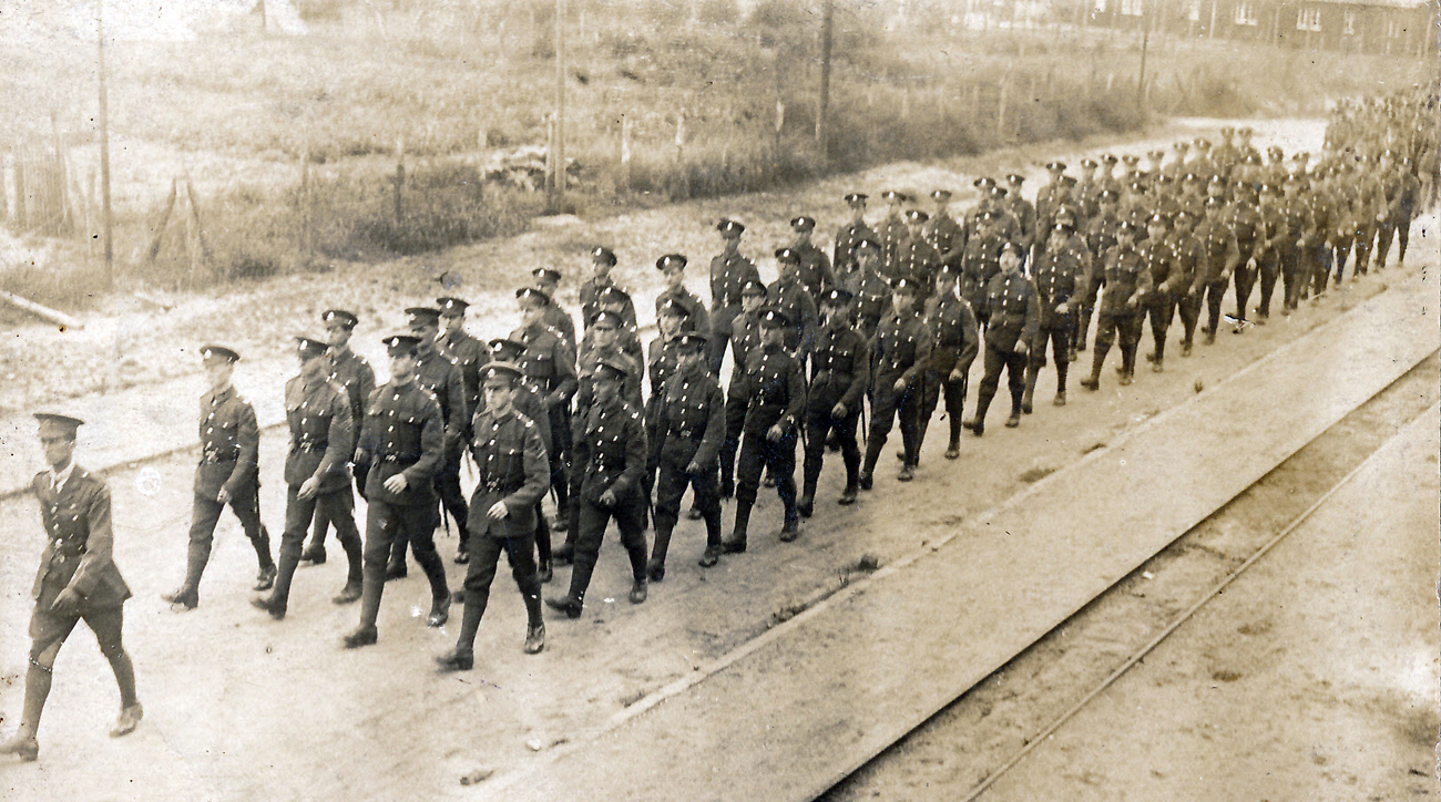 Marching unit - WW1Photos.org