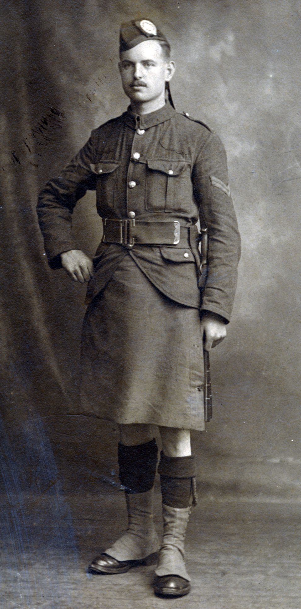 B887 Unnamed corporal, Scots Guards, Wykeham Studios, London ...